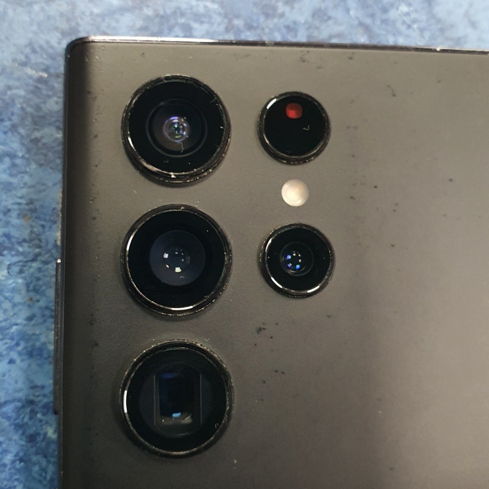 Pre-owned Samsung Galaxy S22 Ultra Cracked Screen 128GB Unlocked - Own4Less